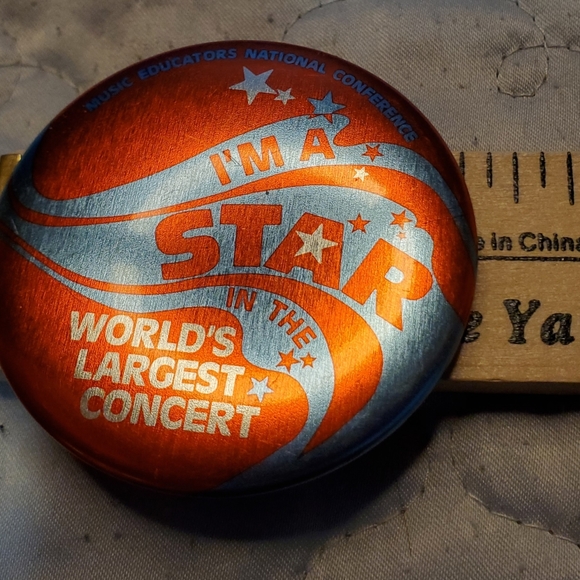 Accessories | Im A Star In The Worlds Largest Concert Button Back ...